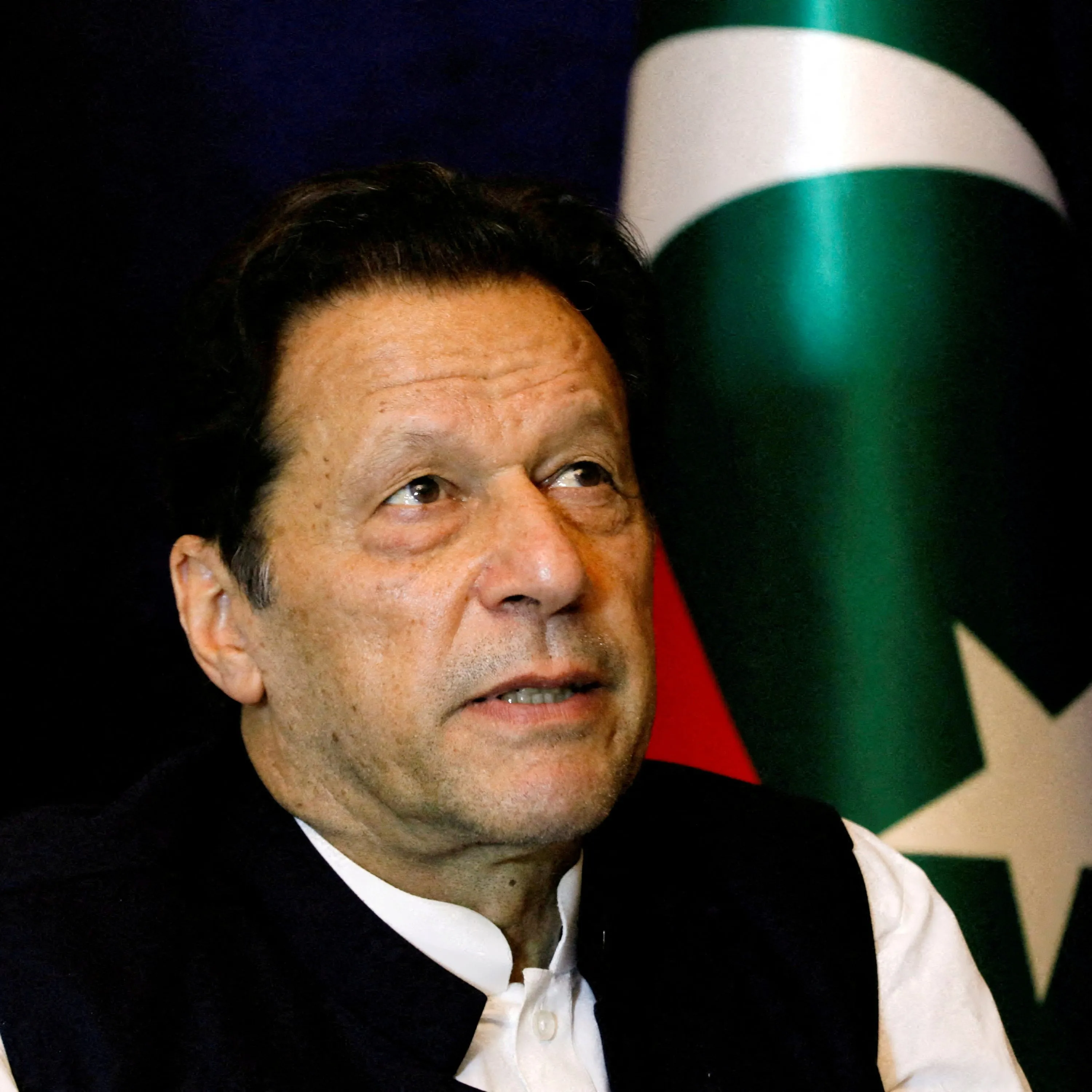 Pakistan: ईद के दौरान इमरान की उनकी पत्नी से मुलाकात नहीं कराने पर ...