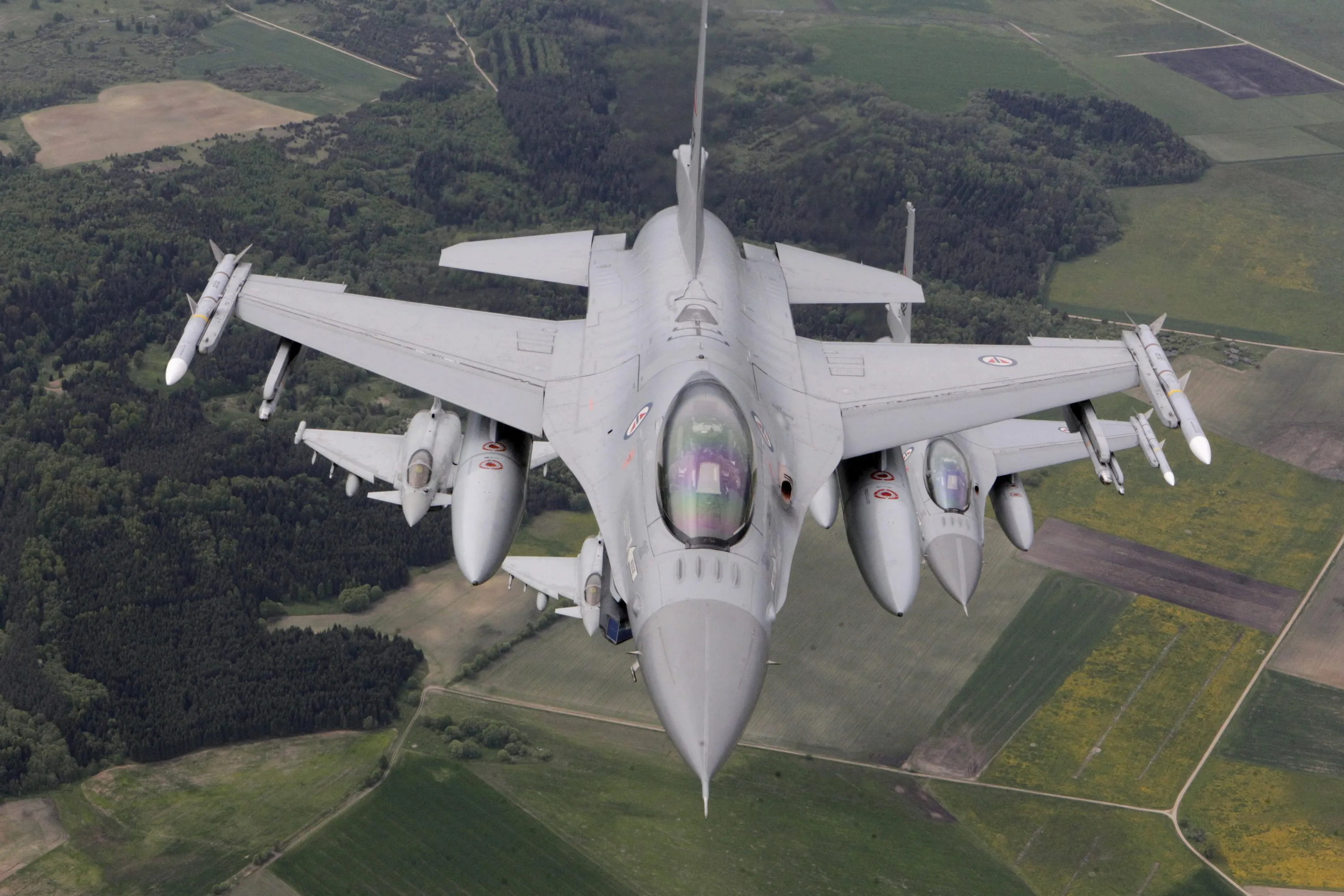 यूक्रेन को मिलेगा अमेरिकी फाइटर जेट F-16, राष्ट्रपति जो बाइडेन की ...