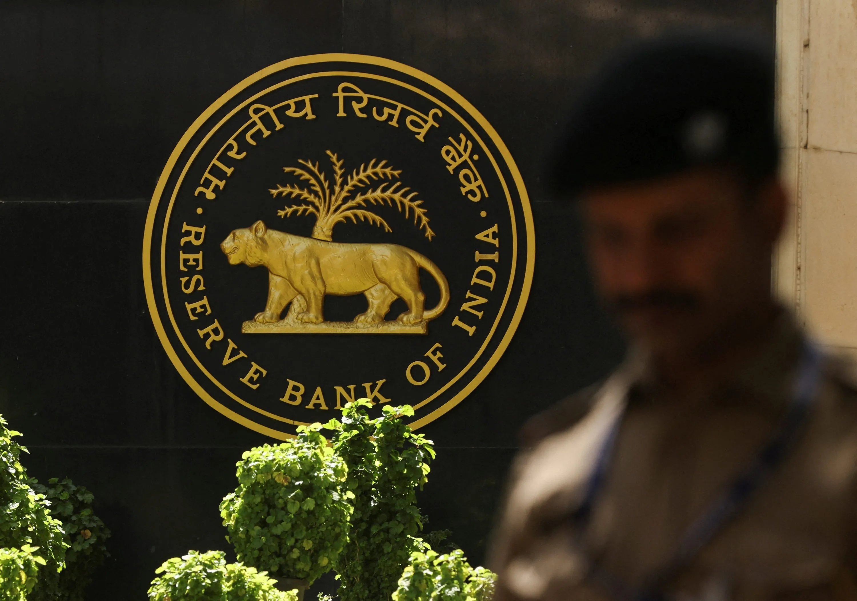 RBI ने किया Debit-Credit कार्ड से जुड़े मास्टर डायरेक्शन में संशोधन ...