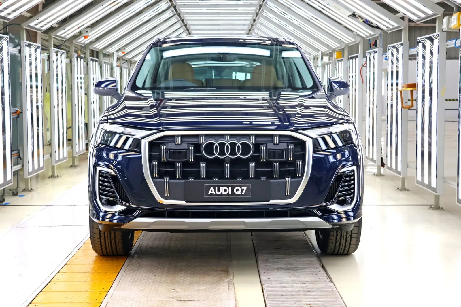 New Audi Q7: भारत में जल्द लॉन्च होगी नई ऑडी Q7, जानें इस लग्जरी कार के खास 5 फीचर्स - new audi ...